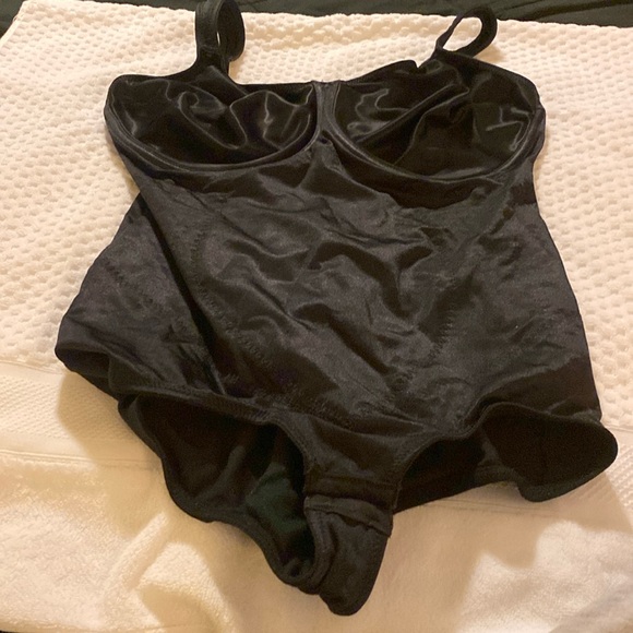 Flexees | Intimates & Sleepwear | Flexees Bodysuit | Poshmark